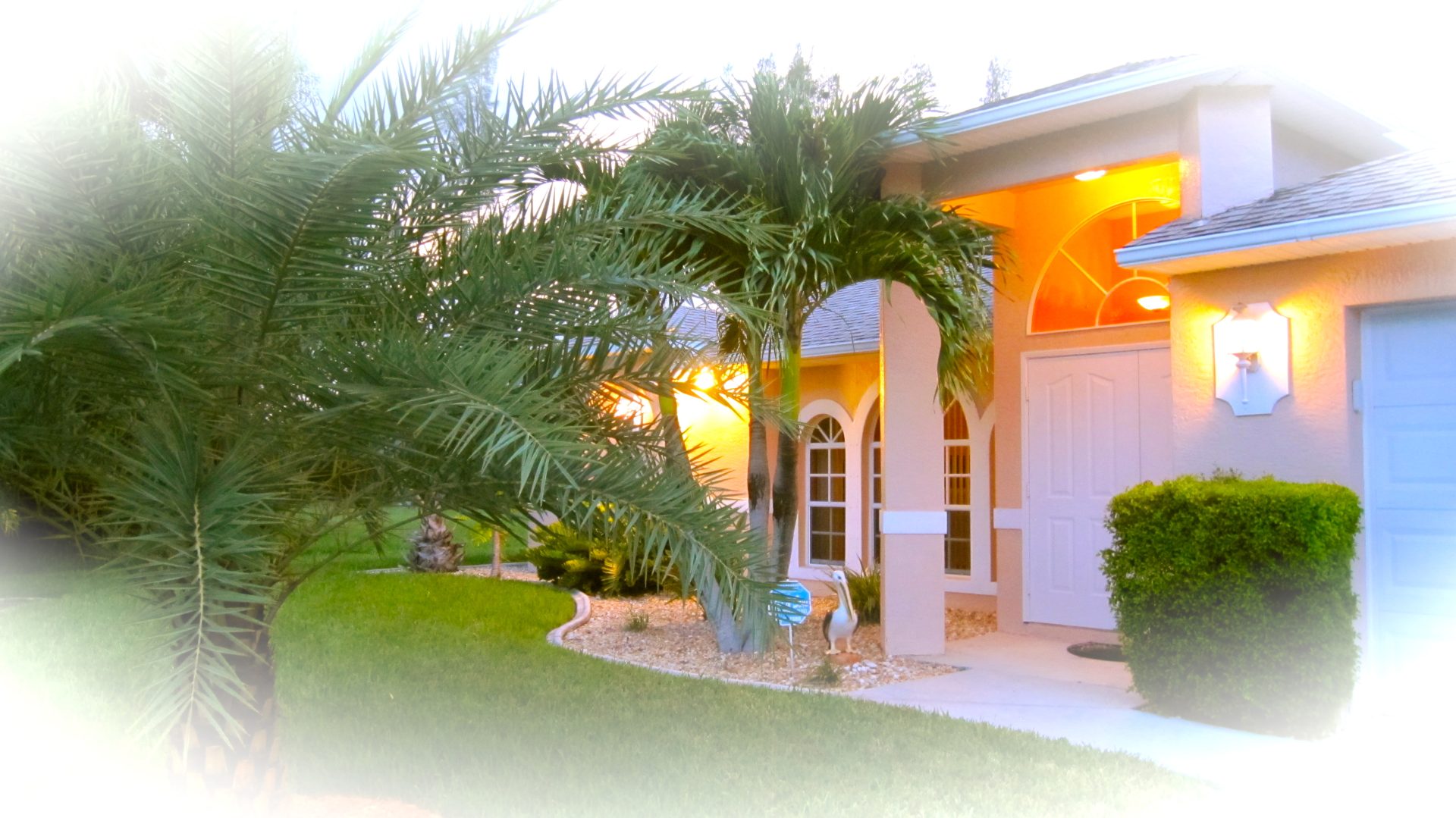 Islandhouse VILLA SUNSET KISS • Exklusiv eingerichtete Villa • SW • an ...